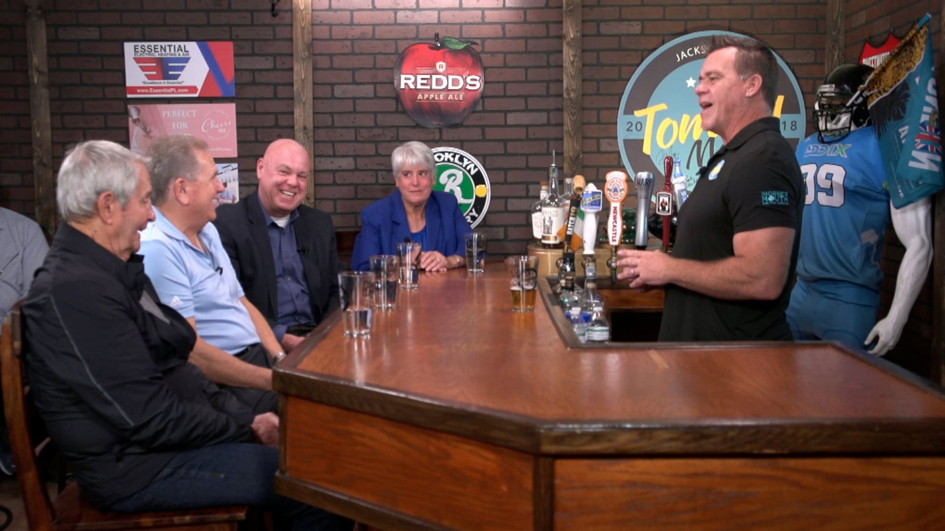 "The Horse's Mouth" with Coach Jerry Sullivan, Coach Dave Campo, Anthony Rigney, and Suzi Lemen ...