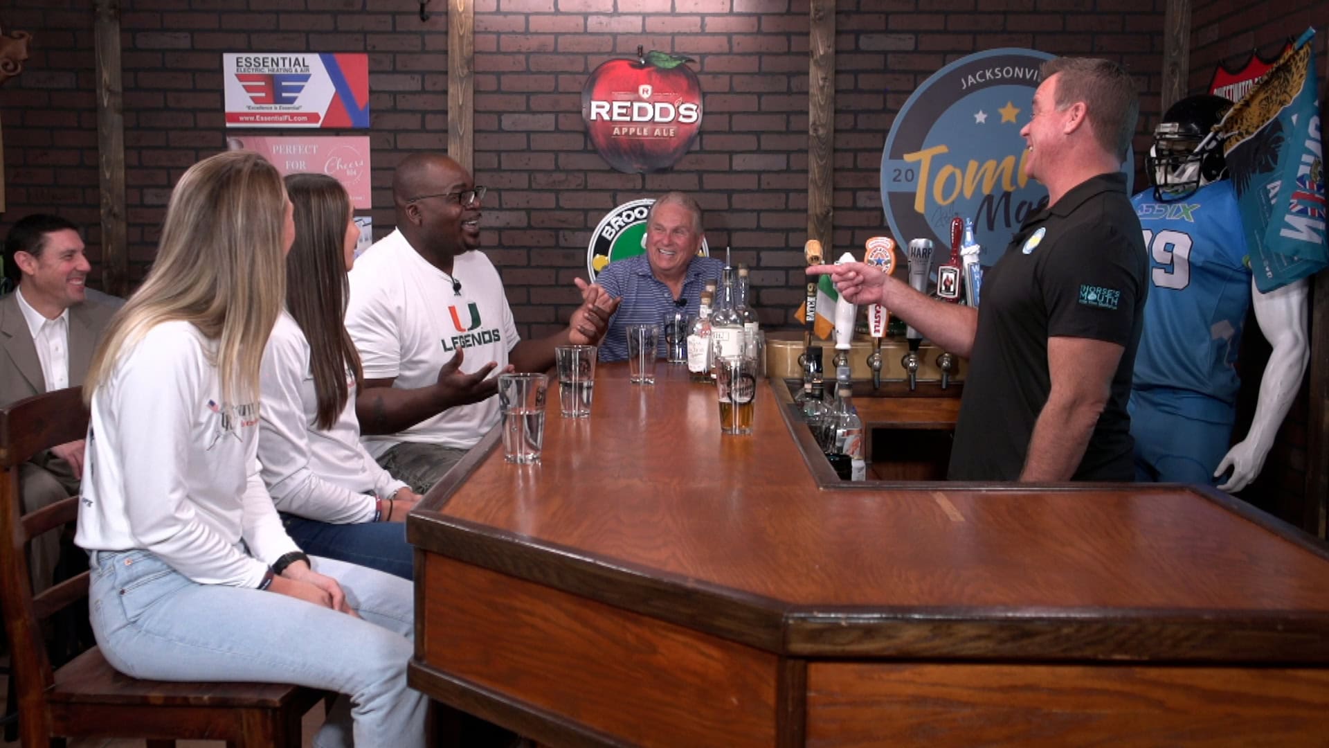 "The Horse's Mouth" with Anna McLean, Jenny D'Anthony, Leon Searcy Jr ...