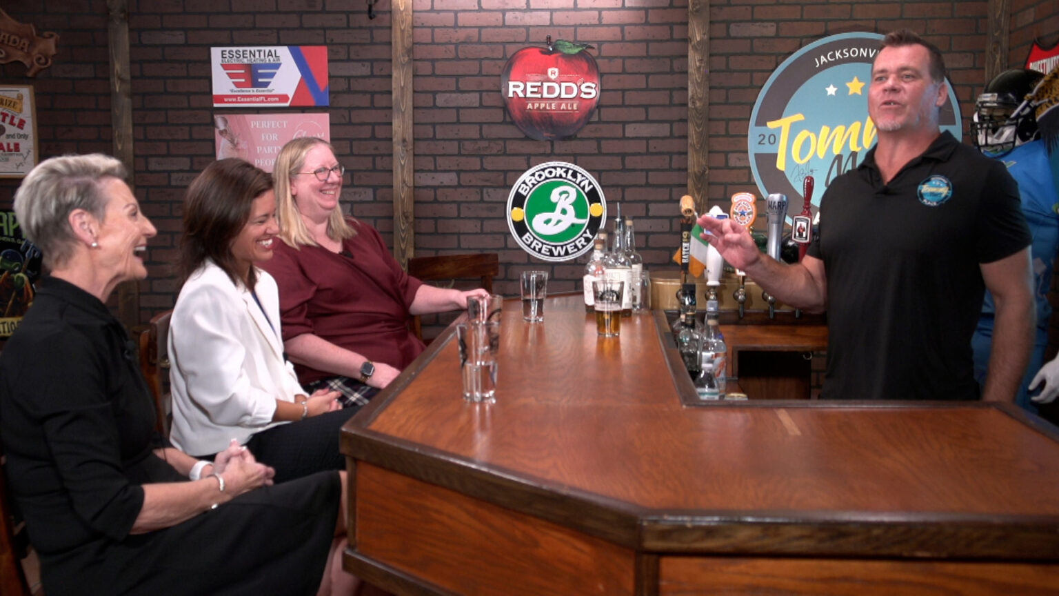 "The Horse's Mouth" with Joanie Heighes, Courtney Connor, and Linda ...