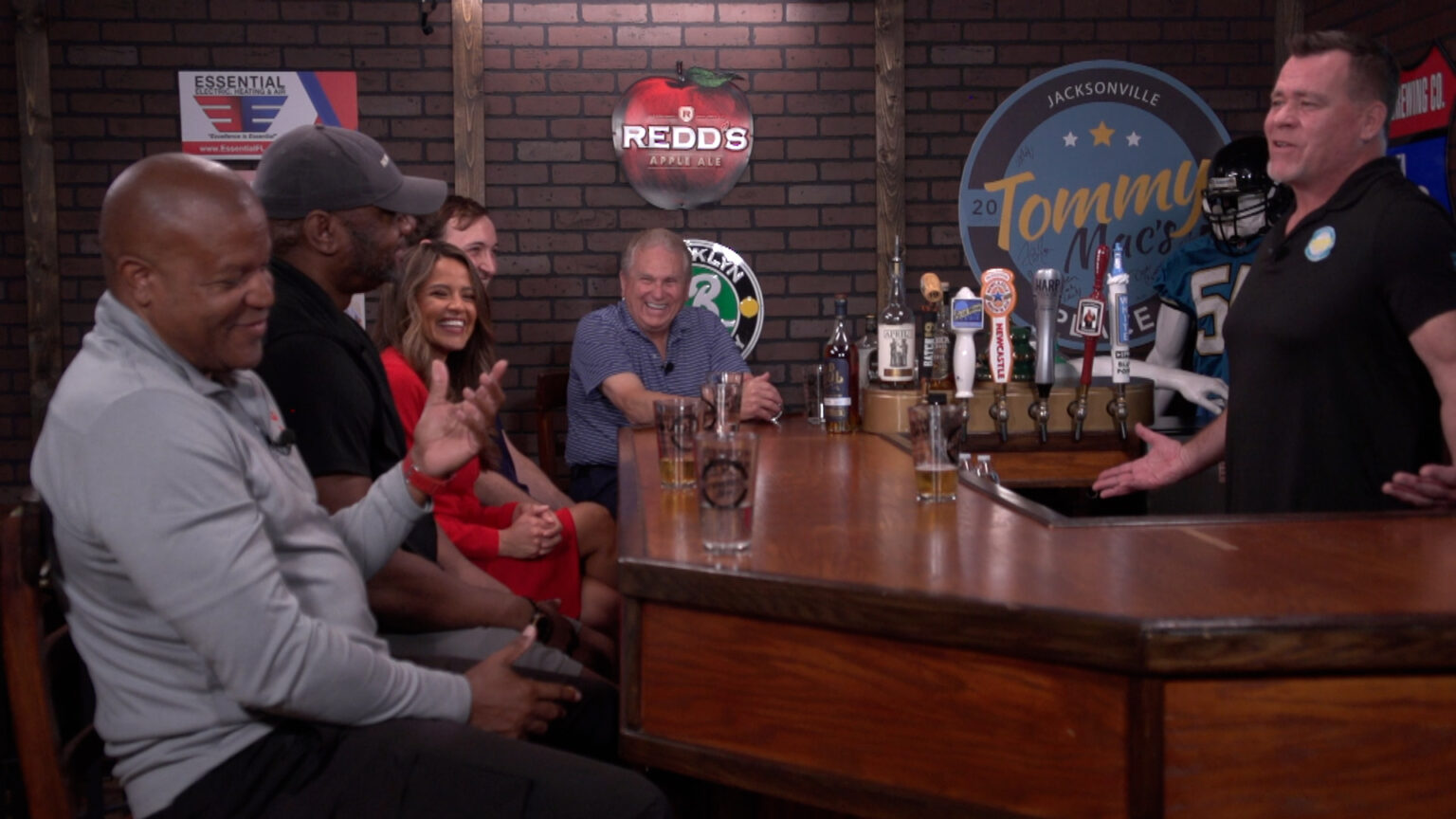 "The Horse's Mouth" with Almon Gunter, Malcom Meeks, Marithza Ross ...