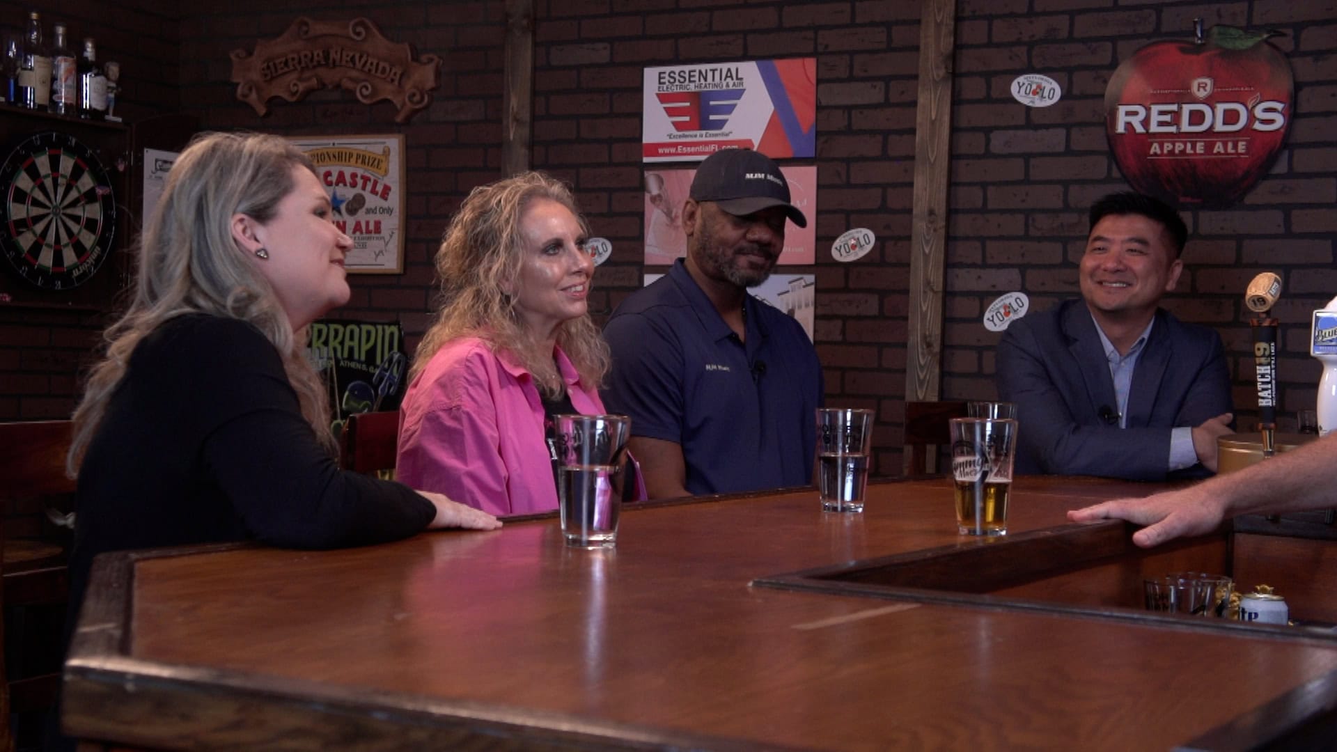 “The Horse’s Mouth” with Niki Dartt, Sabrina Hollingsworth, Malcom ...