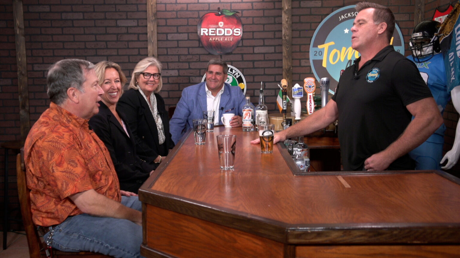 "The Horse's Mouth" with Craig Austin, Kate Warnock, Mandy Morrow, and Tom Reber | IwantaBuzz